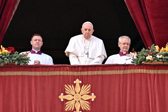 Pope Francis Delivers Urbi Et Orbi Editorial Stock Photo - Stock Image ...