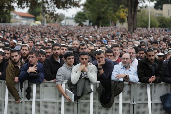 People Attend Funeral Procession Israeli Rabbi Editorial Stock Photo ...