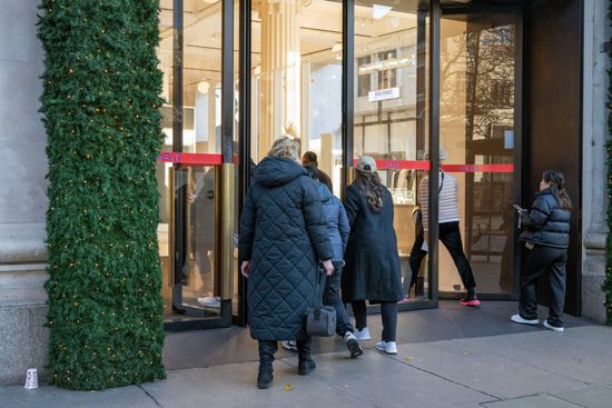 Customers Enter Selfridges Department Store Oxford Editorial Stock ...
