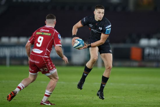 Max Nagy Ospreys Passes Ball Editorial Stock Photo - Stock Image ...