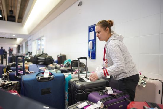 Southwest Airlines Baggage Services Center Agents Editorial Stock Photo ...