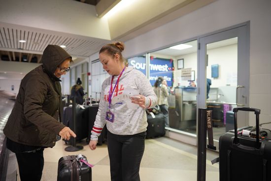 Southwest Airlines Baggage Services Center Agents Editorial Stock Photo ...