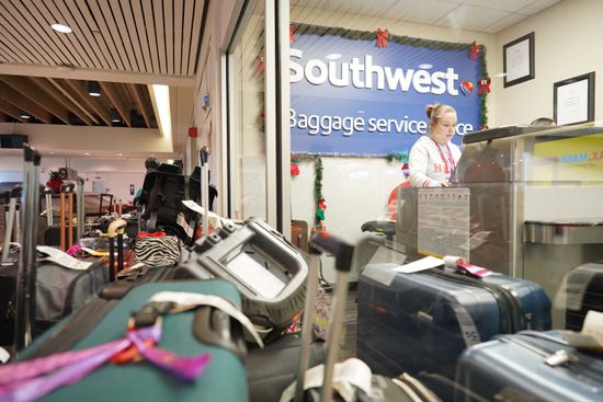 Southwest Airlines Baggage Services Center Agents Editorial Stock Photo ...
