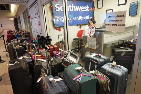 Southwest Airlines Baggage Services Center Agents Editorial Stock Photo ...