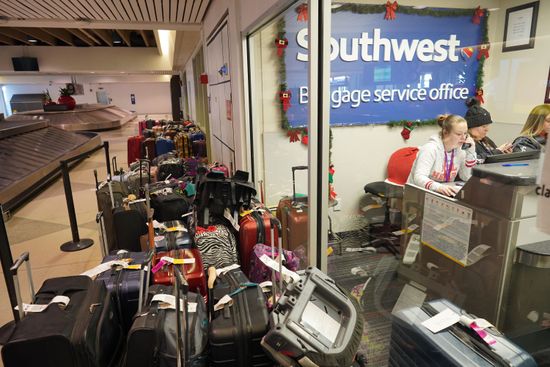 Southwest Airlines Baggage Services Center Agents Editorial Stock Photo ...