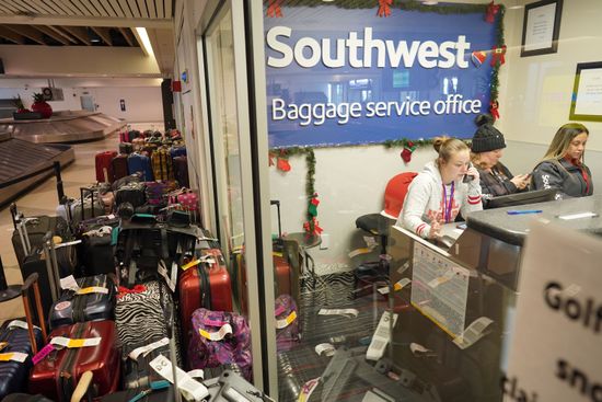 Southwest Airlines Baggage Services Center Agents Editorial Stock Photo ...