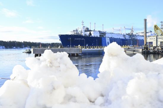 Lng Floating Terminal Vessel Exemplar Anchored Editorial Stock Photo ...