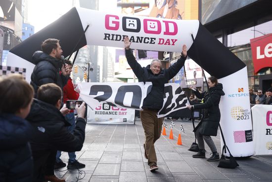 Ceo Netspend Kelley Knutson Breaks Through Editorial Stock Photo ...