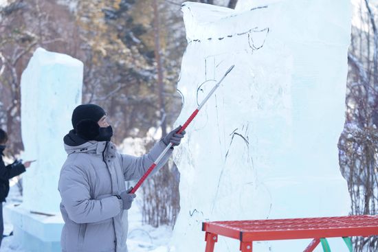 Contestable Works On Ice Sculpture During Editorial Stock Photo - Stock ...