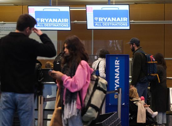 People Queue Checkin Desks Ryanair Cabin Editorial Stock Photo - Stock ...