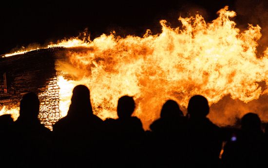 Bonfire On Noorder Beach Scheveningen Hague Editorial Stock Photo ...