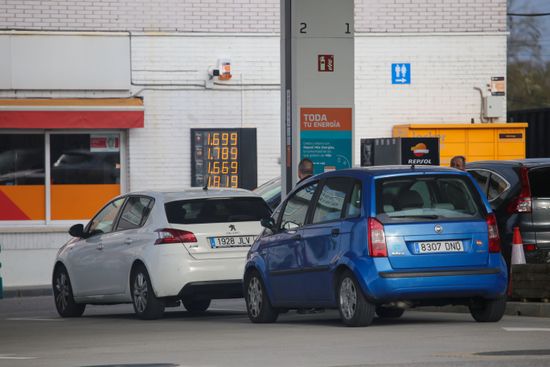 Lugones Spain Vehicles Waiting Refuel Price Editorial Stock Photo ...
