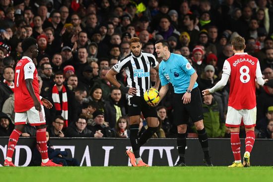 Referee Andrew Madley Reacts Bukayo Saka Editorial Stock Photo - Stock ...