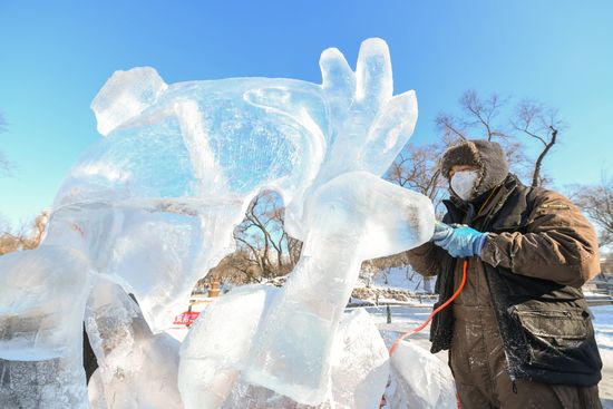 Contestable Works On Ice Sculpture During Editorial Stock Photo - Stock ...