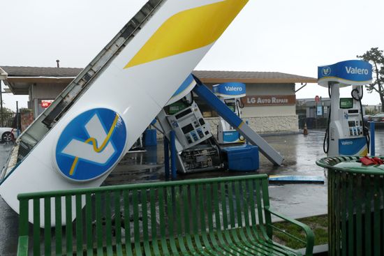 Canopy Valero Gas Station Toppled Over Editorial Stock Photo - Stock ...