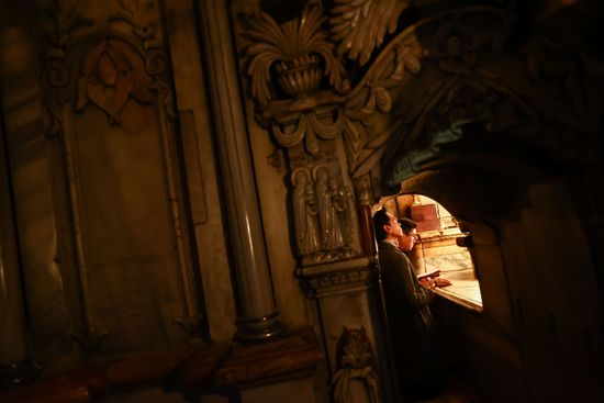 People Seen Aedicule Inside Church Holy Editorial Stock Photo - Stock ...