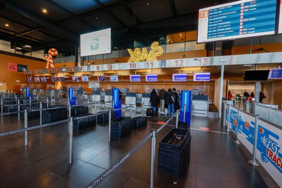 People Queue Checkin Desks Ryanair Cabin Editorial Stock Photo - Stock ...