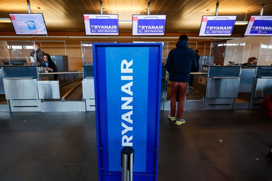 People Queue Checkin Desks Ryanair Cabin Editorial Stock Photo - Stock ...