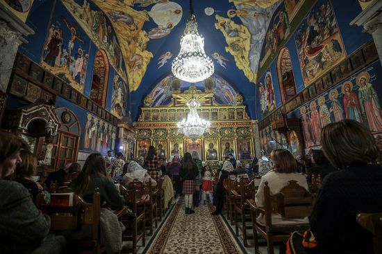 Palestinian Orthodox Christians Attend Christmas Mass Editorial Stock ...