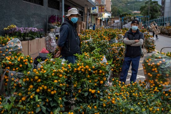 People Wearing Face Masks Looking Clementine Editorial Stock Photo ...