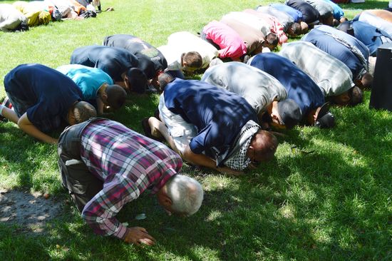 Rows Muslim Men Kneeling Bowing Prayer Editorial Stock Photo - Stock ...
