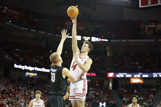 January10 Wisconsin Badgers Forward Carter Gilmore Editorial Stock ...