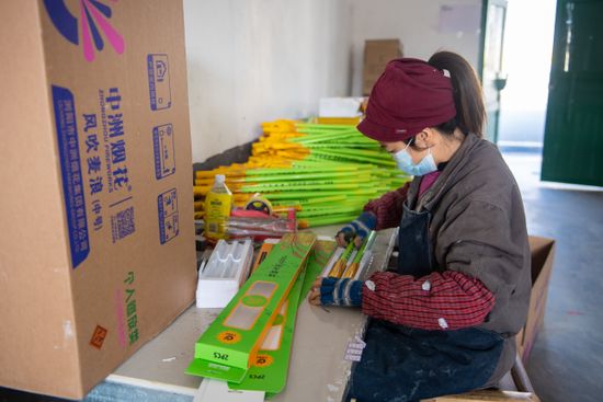 Employee Makes Fireworks Workshop Dayao Town Editorial Stock Photo ...