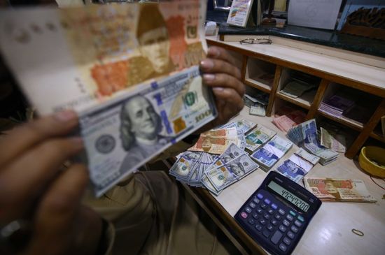Currency Exchange Dealer Sorts Us Dollars Editorial Stock Photo - Stock ...
