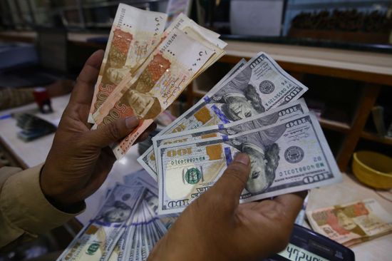 Currency Exchange Dealer Sorts Us Dollars Editorial Stock Photo - Stock ...