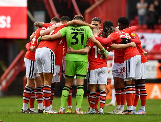 Charlton Athletic Team Huddle Before Kick Editorial Stock Photo - Stock ...