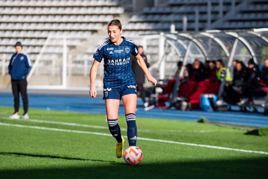 Louise Fleury Paris Fc Controls Ball Editorial Stock Photo - Stock ...