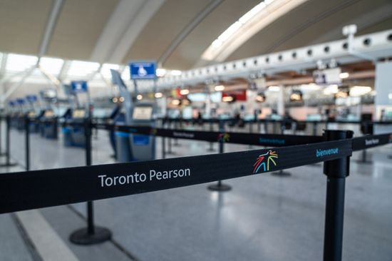 Toronto Pearson Barrier Yyz Toronto Pearson Editorial Stock Photo ...