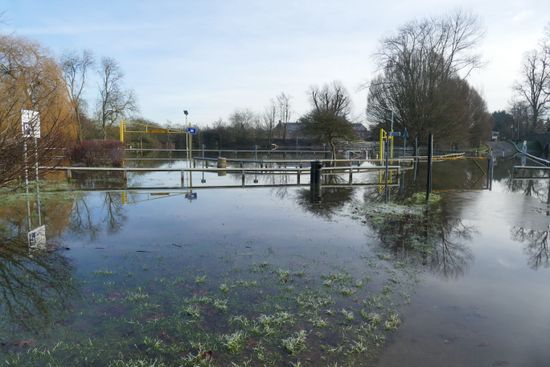River Levels Rise Along River Thames Editorial Stock Photo - Stock ...