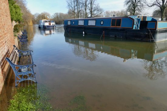 River Levels Rise Along River Thames Editorial Stock Photo - Stock ...