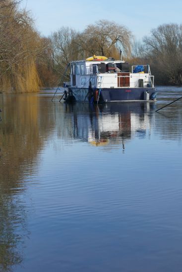 River Levels Rise Along River Thames Editorial Stock Photo - Stock ...