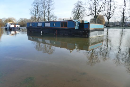 River Levels Rise Along River Thames Editorial Stock Photo - Stock ...