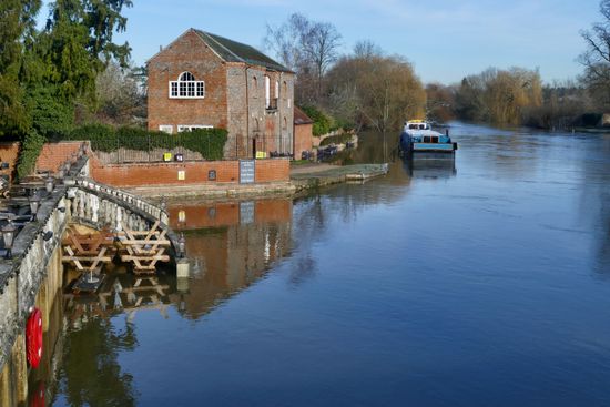 River Levels Rise Along River Thames Editorial Stock Photo - Stock ...