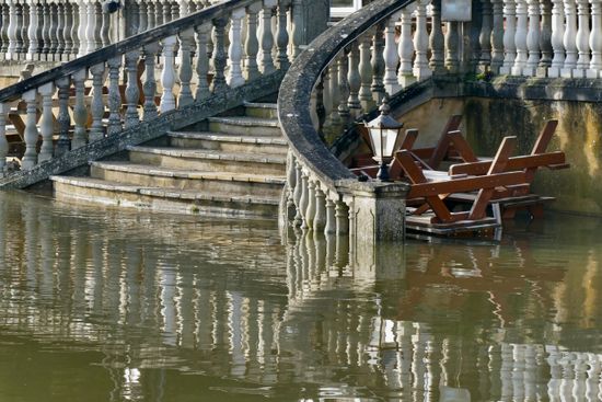 River Levels Rise Along River Thames Editorial Stock Photo - Stock ...