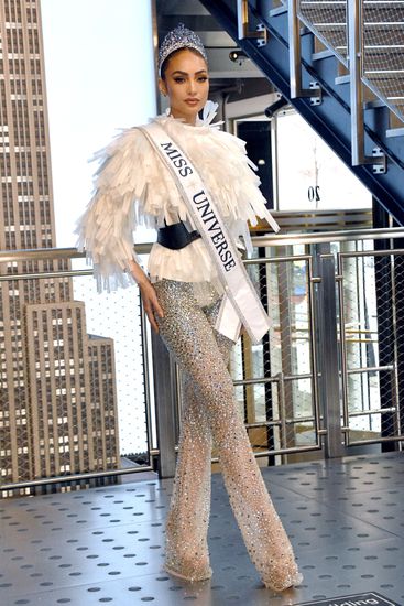 Newlycrowned Miss Universe Rbonney Gabrielvisits Empire Editorial Stock ...