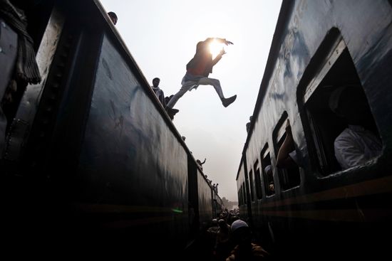 Commuters Jump Between Trains Upon Arrival Editorial Stock Photo ...