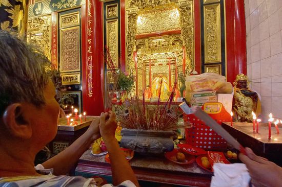 People Pray Inside Chinese Temple Yangon Editorial Stock Photo - Stock ...