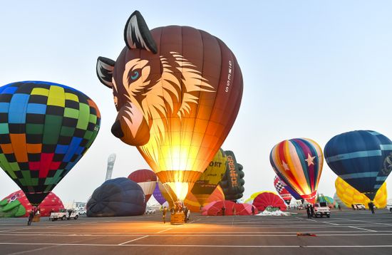 Crew Members Prepare Their Hot Air Editorial Stock Photo - Stock Image ...