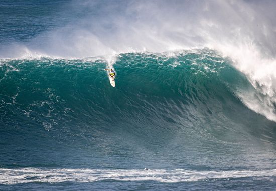 Luke Shepardson Wins 2023 Eddie Aikau - Foto de stock de contenido ...