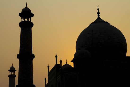 Taj Mahal Backlit By Rising Sun Editorial Stock Photo - Stock Image ...