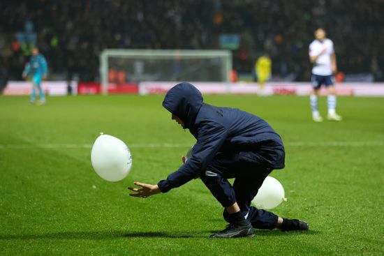 Ballboy Attempts Retrieve Balloons Pitch Editorial Stock Photo - Stock ...