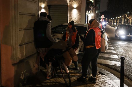 Avolunteer Interviews Homeless People During Solidarity Editorial Stock ...