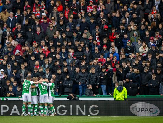 Elie Youan Hibernian Celebrates Front Aberdeen Editorial Stock Photo ...