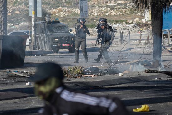 Palestinian Stone Throwers Clash Israeli Border Editorial Stock Photo ...