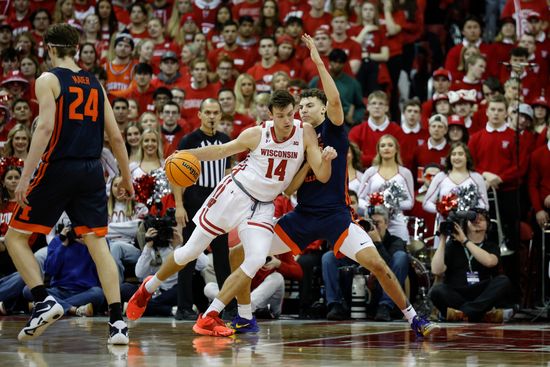 Wisconsin Badgers Forward Carter Gilmore 14 Editorial Stock Photo ...