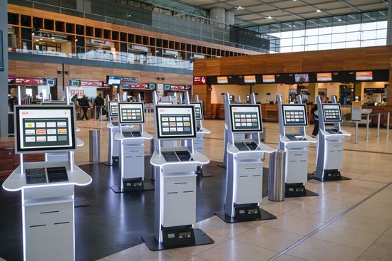 Self Checkin Central Checkin Hall Main Editorial Stock Photo - Stock ...